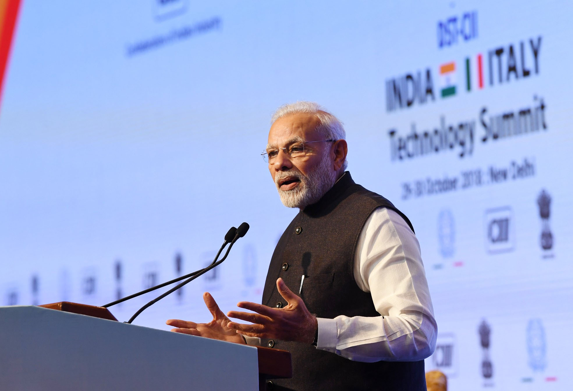 The_Prime_Minister,_Shri_Narendra_Modi_addressing_at_the_valedictory ...